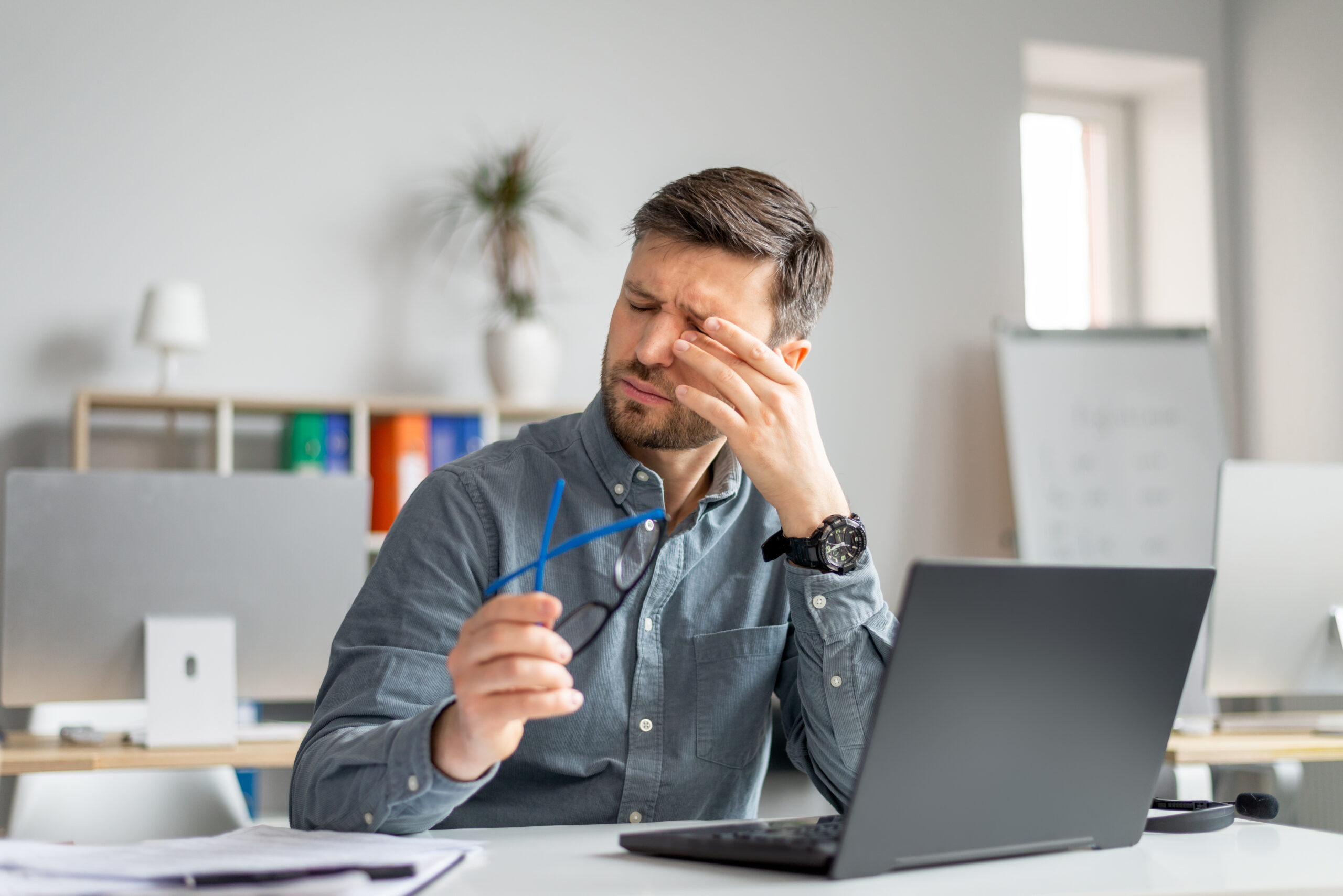 Floppy Eye Syndrome and Sleep Apnea Link Explained | SleepQuest